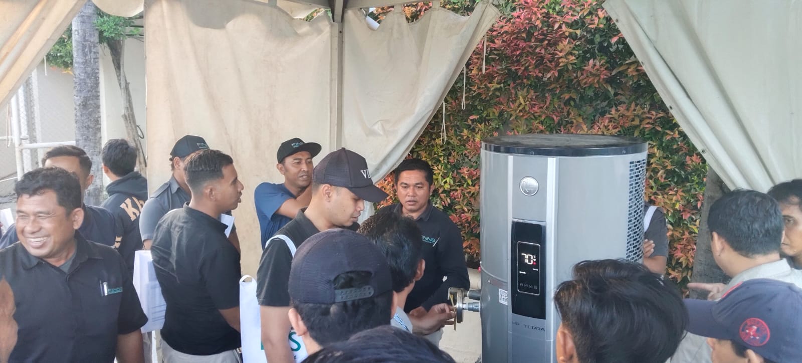 DVS dan FINNS Recreation Club Bali Tingkatkan Pengetahuan Staff tentang Heat Pump Water Heater ...